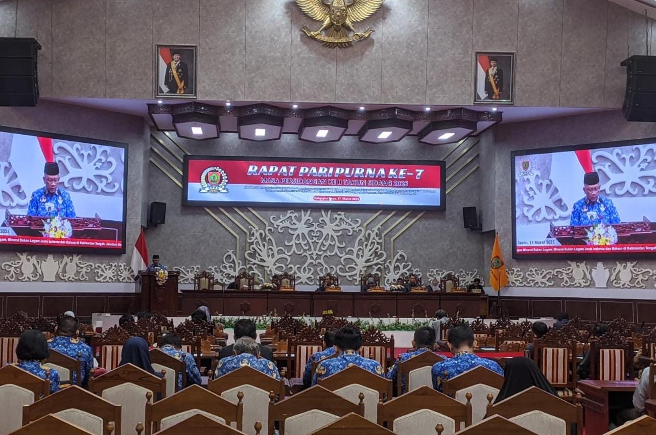 DPRD Kalteng Gelar Paripurna, Bahas Raperda Pengelolaan Tambang - Proborneo.com